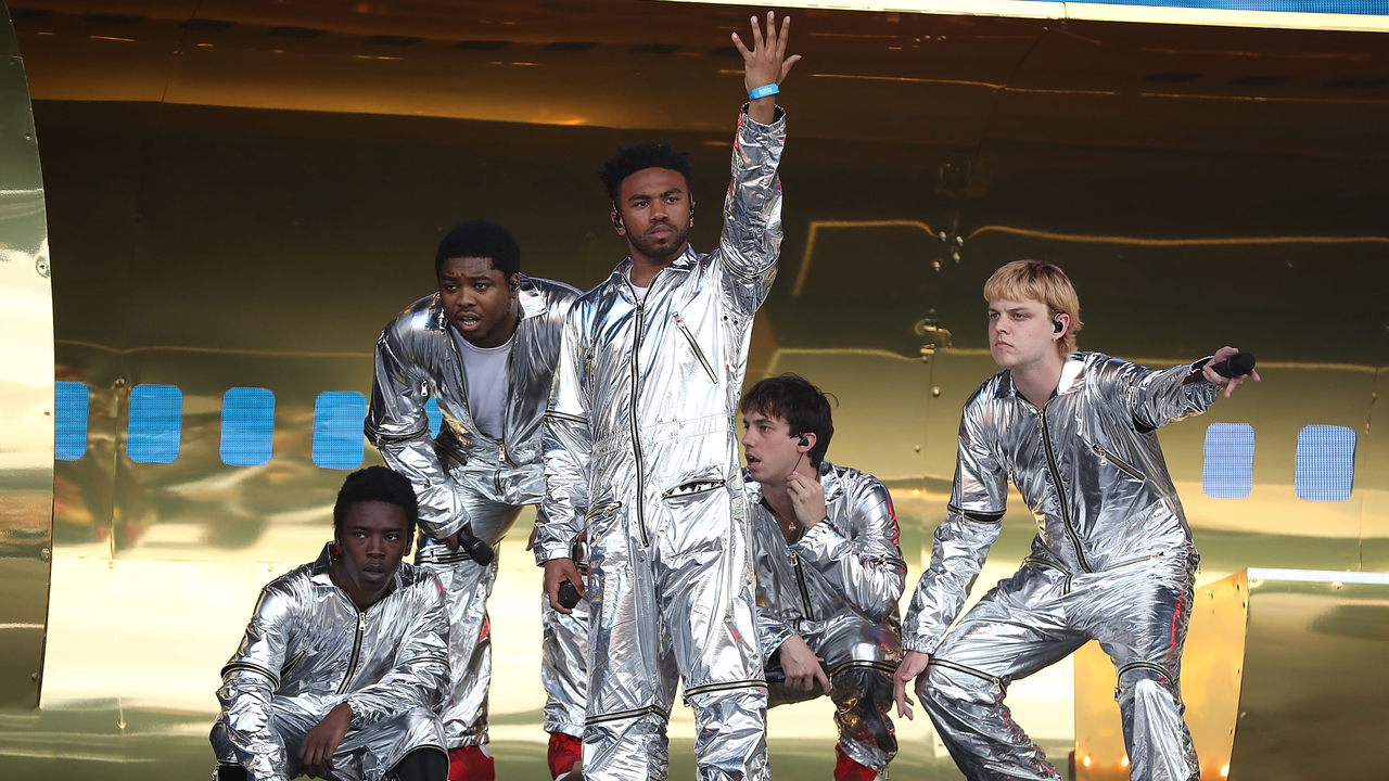 Дважды хлопнув дверью: BROCKHAMPTON выпустили релизы The Family и TM - Звук