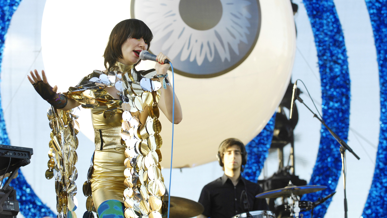 Yeah Yeah Yeahs выступят на шоу Saturday Night Live впервые с 2009 года ...