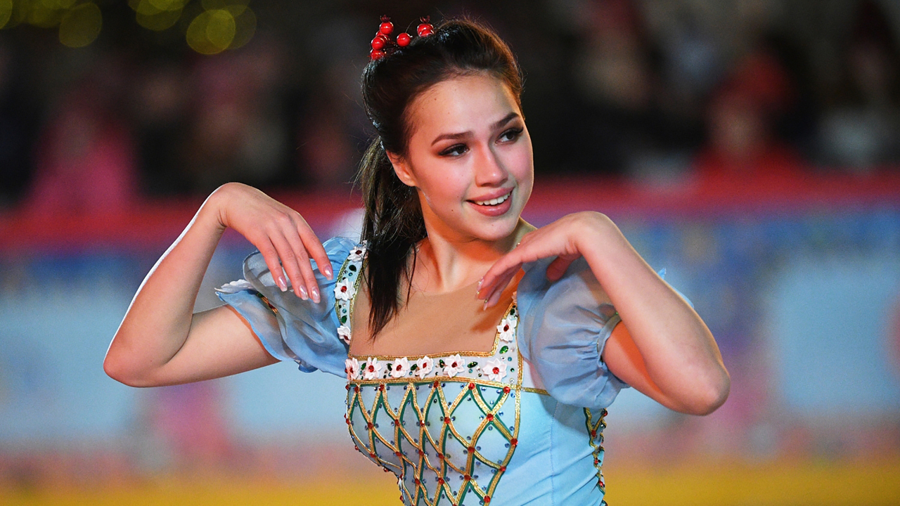 Фигуристка Алина Загитова споет с Zivert на фестивале «Влюбленные в фигурное катание» - Звук