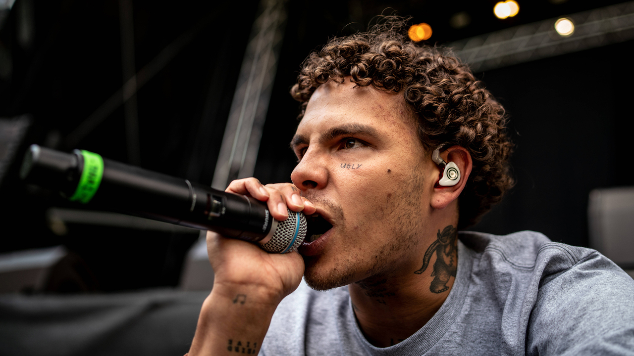 Рэпер slowthai выпустил откровенный и экспериментальный альбом UGLY - Звук