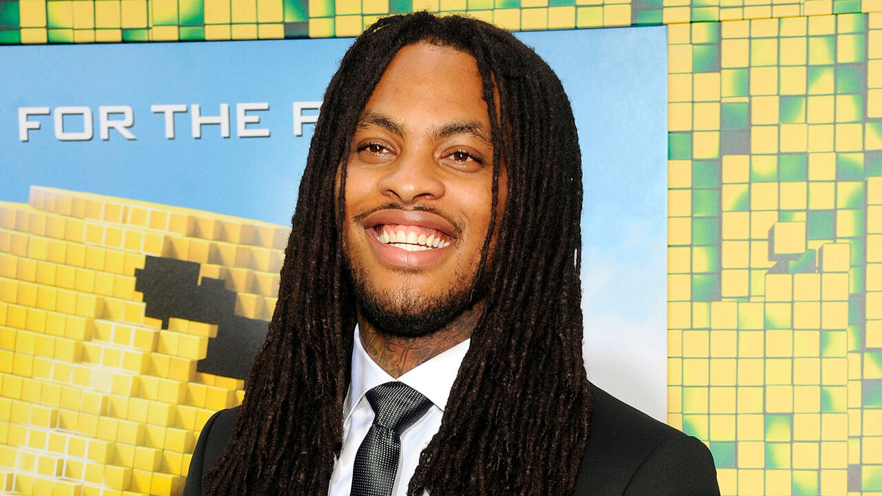 Рэпер Waka Flocka Flame попросил маму перестать подсылать к нему ...