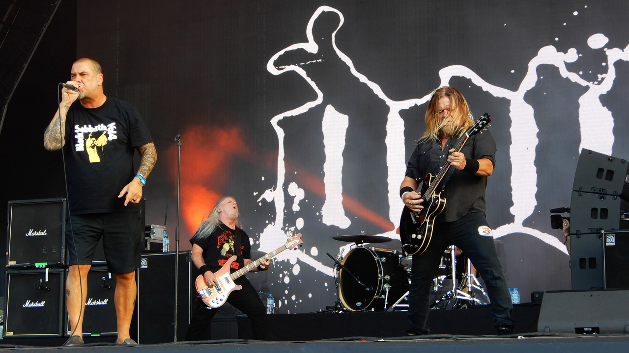 Супергруппа DOWN из участников Pantera и Crowbar записала две новых песни - Звук