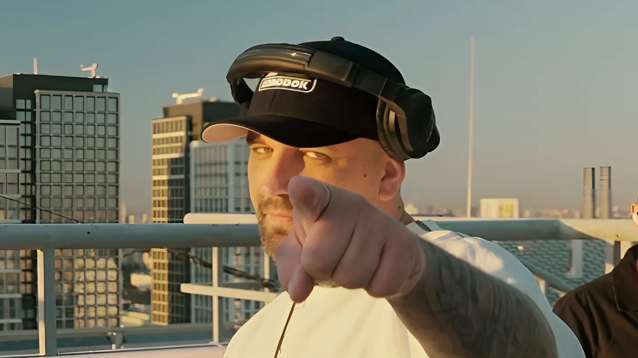 «Такое себе токсичное диско»: сайд-проект Басты Gorilla Zippo выпустил ...