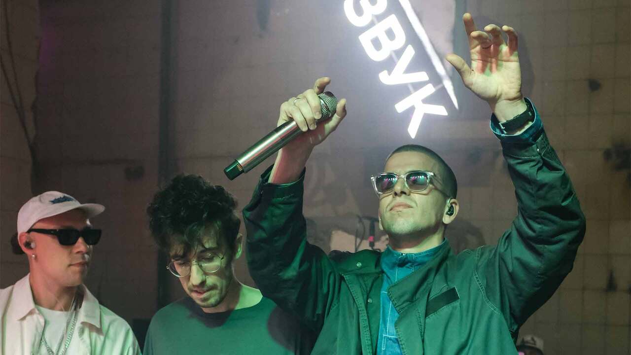 FEDUK отыграл свой первый DJ-сет при поддержке Звука на презентации нового EP - Звук