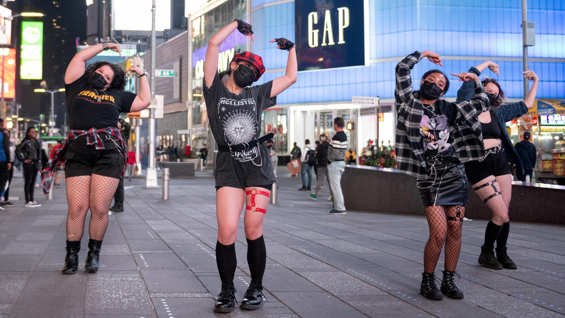 Почти как айдол: что такое K-pop Cover Dance и как этому научиться - Звук